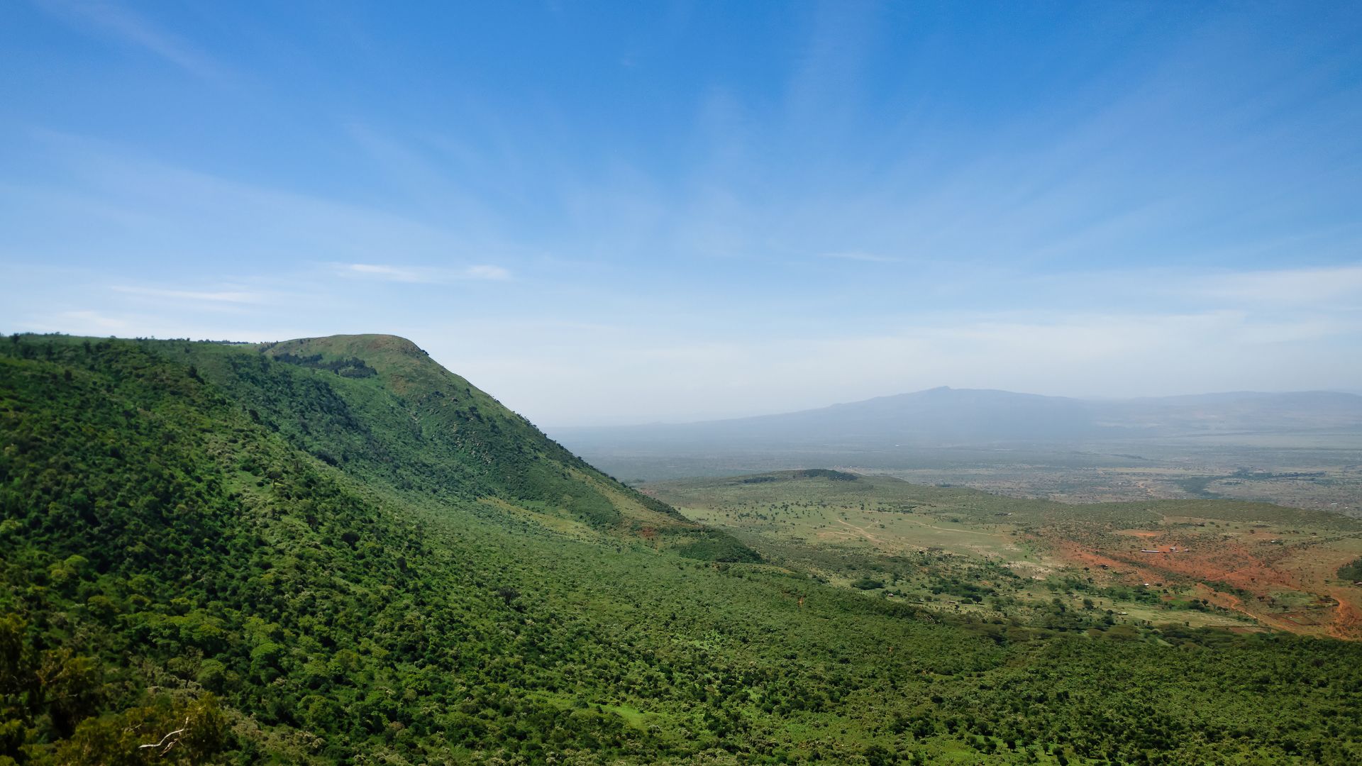 RoundTrip Safaris - Premium African Safari Experiences